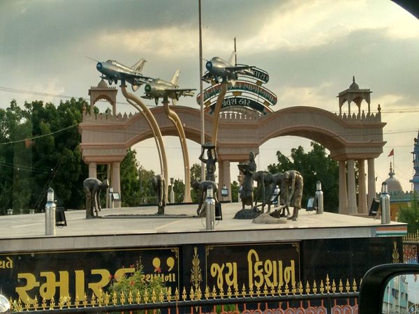 Madhapar Village in Kutch Gujarat- Wealthiest Town in the Southern Asia ...